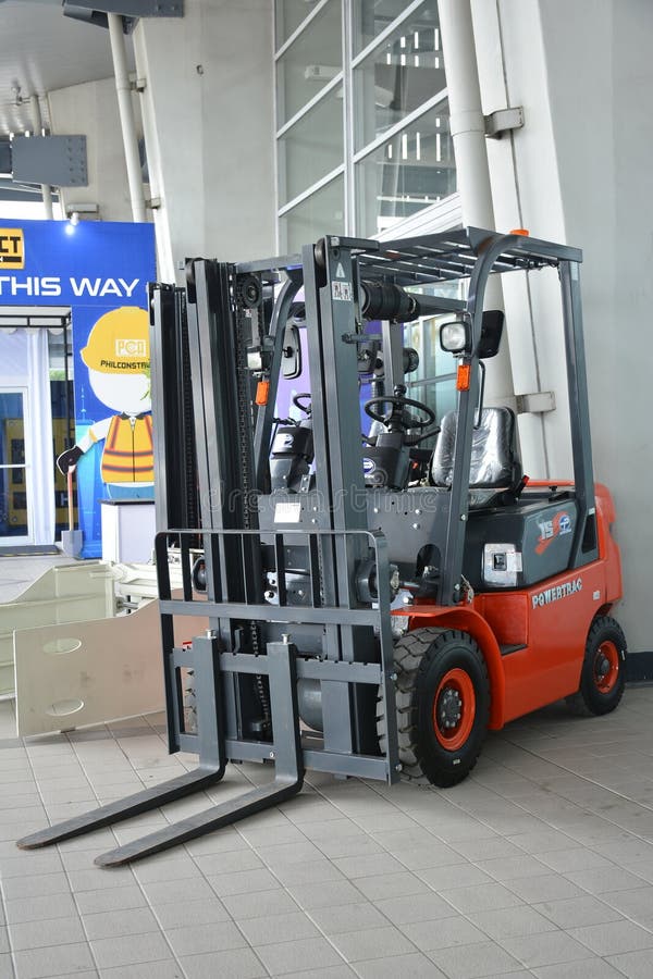 Lonking Forklift at Philconstruct in Pasay, Philippines Editorial Image ...