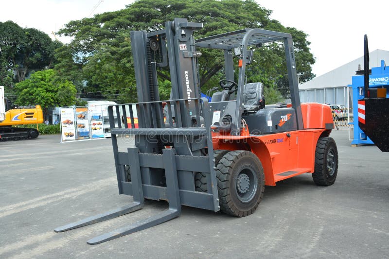 Lonking Forklift at Philconstruct in Pasay, Philippines Editorial ...