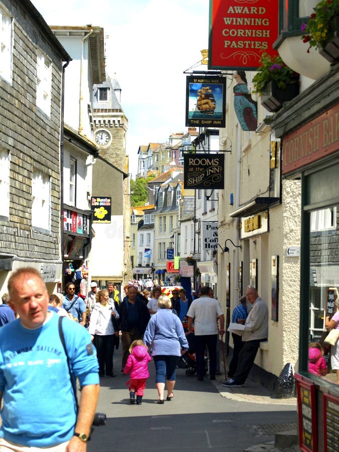 Looe, Cornwall. editorial stock image. Image of drink - 38716974