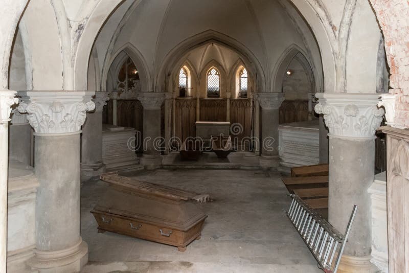 View Inside an Old Mausoleum Editorial Photo - Image of cemetery ...