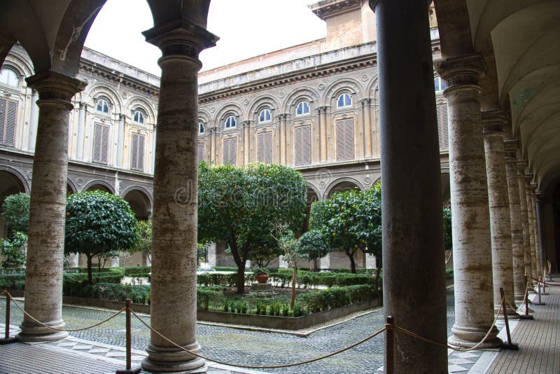 Courtyard in Rome stock image. Image of ceasar, roofing - 19867057