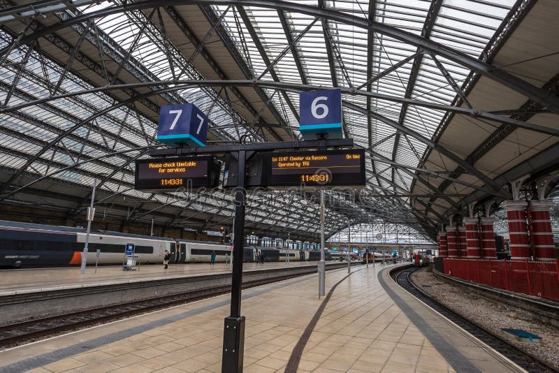 Looking Down Platforms 6 and 7 at Liverpool Lime Street Editorial Image ...