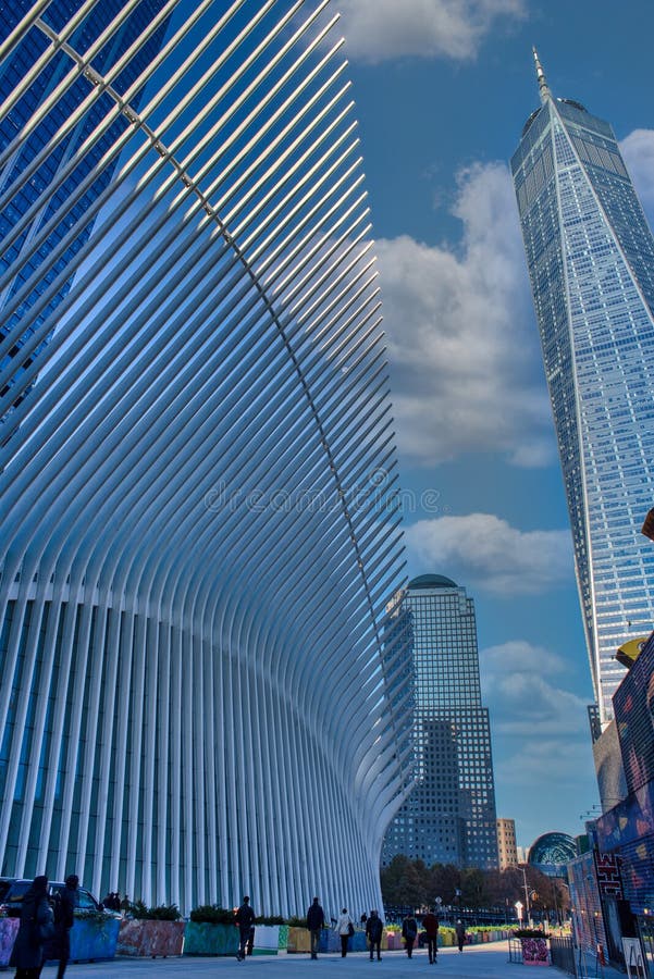 Looking Up at Oculus Center and WTC Tower 1 in NYC Editorial Photo ...