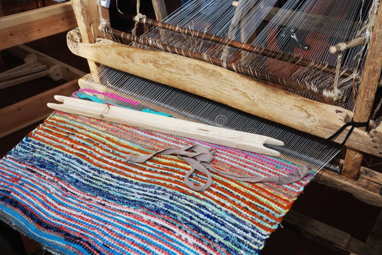 137 Old Fashioned Weaving Loom Stock Photos - Free & Royalty-Free Stock ...