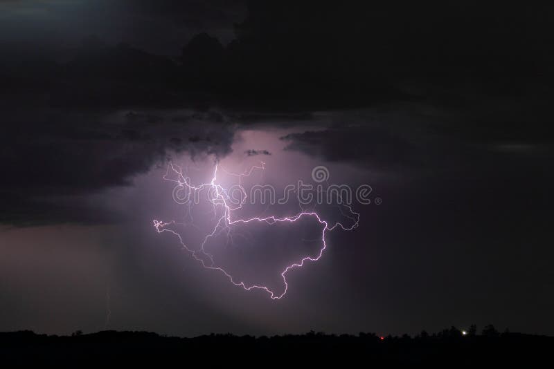 Loop Lightning Picture. Image: 25924208