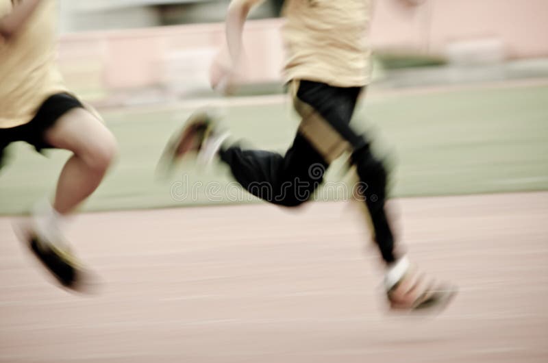 Lopend kind op sportspoor stock foto. Image of concurrerend - 27902678