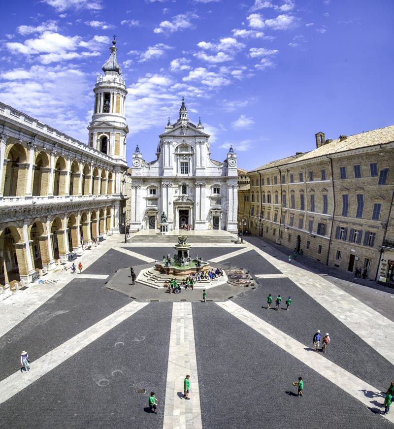 Loreto - Región De Marche - Italia Fotografía editorial - Imagen de ...