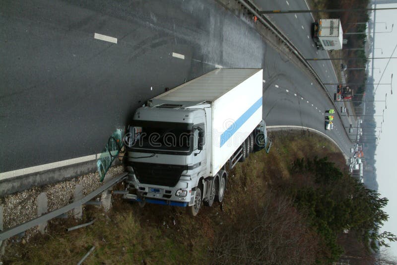 Lorry crash editorial image. Image of traffic, offence - 99384065