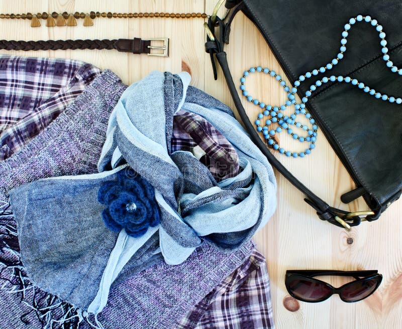 La Ropa Y Los Accesorios De Las Mujeres De Moda Foto de archivo ...