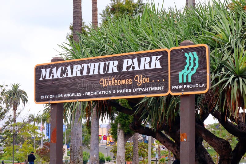 Los Angeles, California: View of MacArthur Park Editorial Photo - Image ...