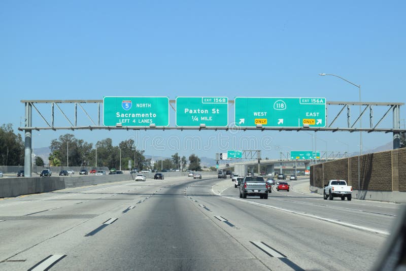 Los Angeles Highway Traffic Editorial Photo - Image of angeles, sign ...