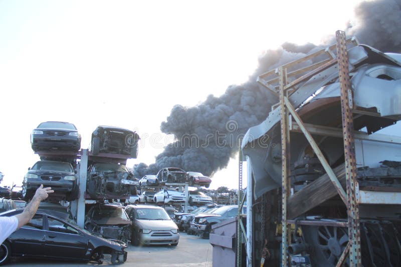 Los Angeles Junk Yard Fire 2016 Plumes Smoke Stock Photo - Image of ...