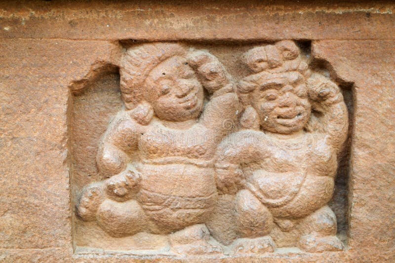 Los Bajorrelieves Que Adornan Las Paredes Y Las Columnas De Los Templos ...