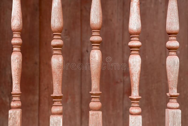 Balaustres de madera foto de archivo. Imagen de descanso - 53526778
