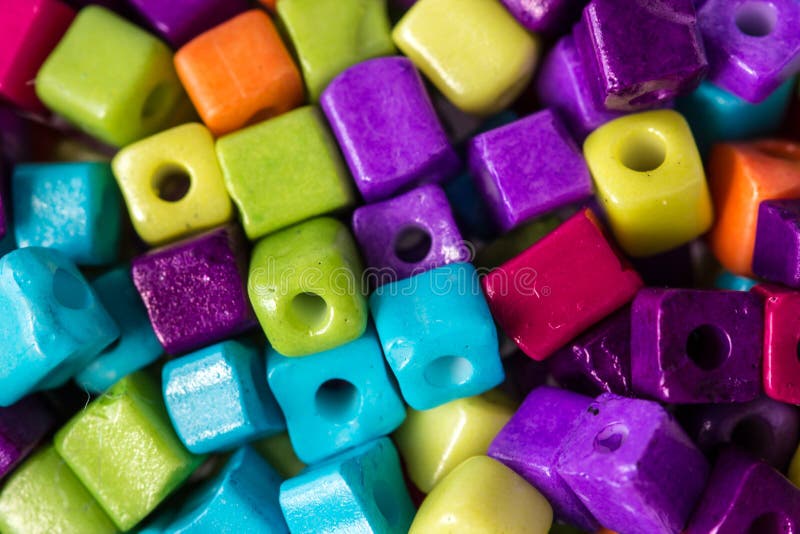 Los Bunte Rauminhalt Berechnete Perlen Stockfoto - Bild von grün, glanz ...