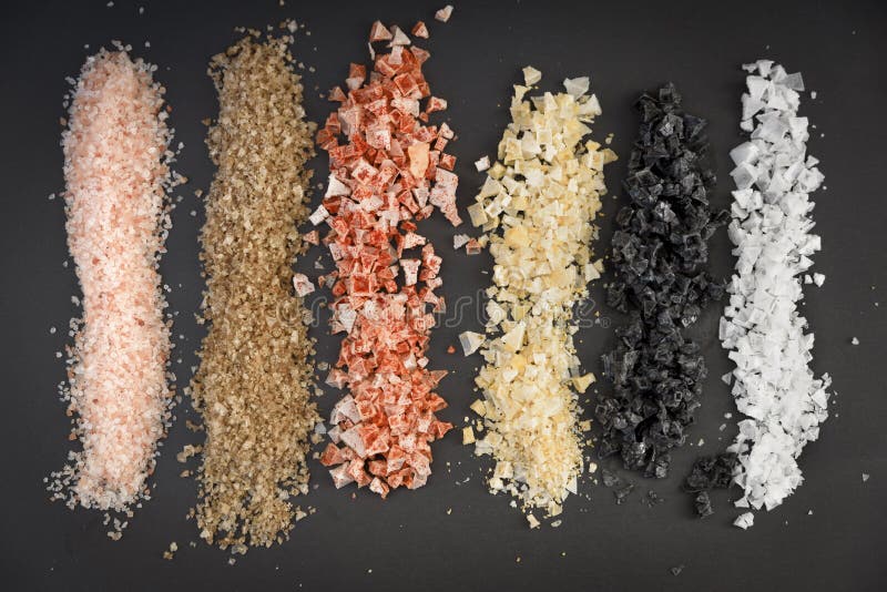 Los colores de la sal imagen de archivo. Imagen de cocina - 82502437
