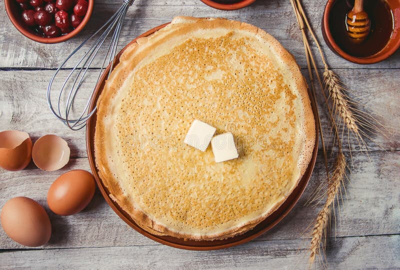 Los Crespones Son Hechos En Casa Crepes Foto de archivo - Imagen de ...