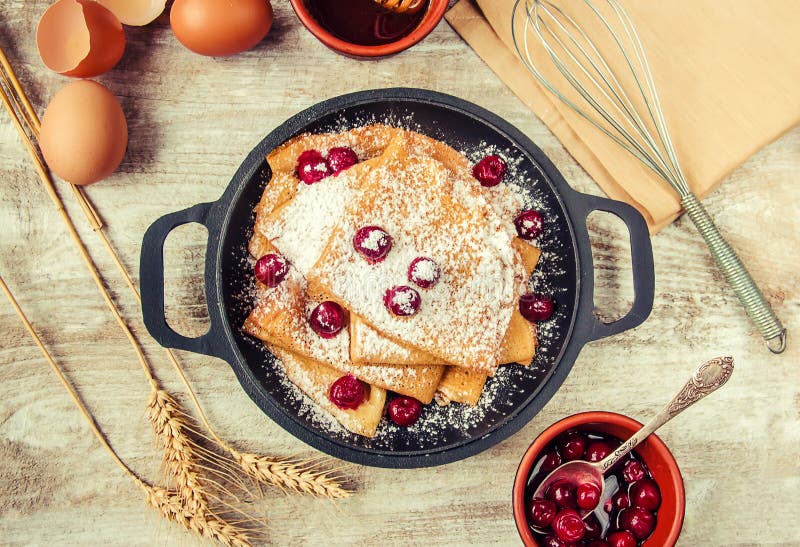 Los Crespones Son Hechos En Casa Crepes Imagen de archivo - Imagen de ...