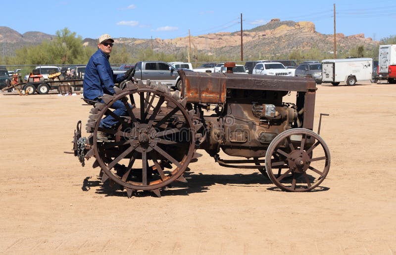 Los E.E.U.U., Arizona: Tractor Antiguo - 1929 Encajonan, L Modelo Foto ...