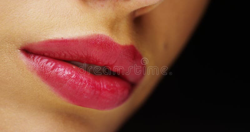 Los Labios De La Mujer Mexicana Atractiva Imagen de archivo - Imagen de ...