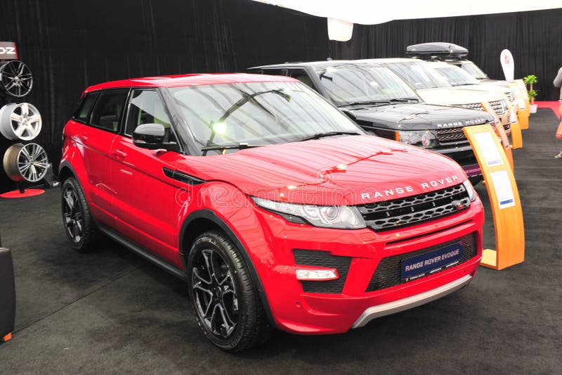 Coches De Range Rover En El Salón Del Automóvil Fotografía editorial ...