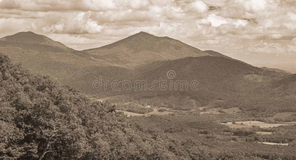 Los Picos De La Nutria, Virginia Los E.E.U.U. Imagen de archivo ...