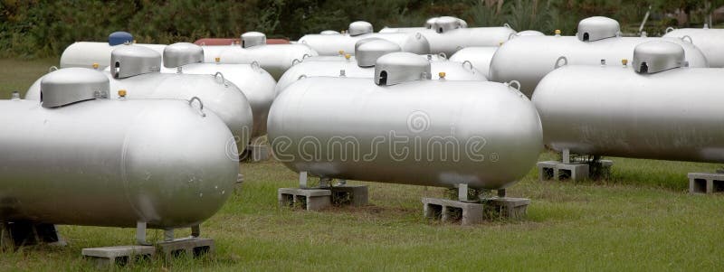 Los Tanques De Propano Industriales Imagen de archivo - Imagen de ...