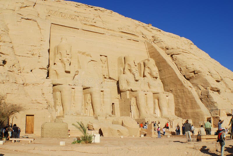 Los Templos De Los De Abu Simbel Son Dos Grandes Templos De La Roca I ... Los Templos De Los De Abu Simbel Son Dos Grandes Templos De La Roca I ...