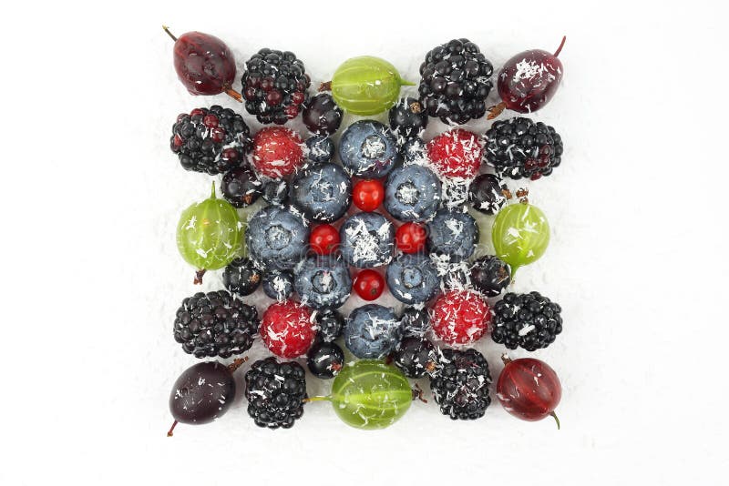 Los Verschiedene Beeren in Form Eines Quadrats Stockfoto - Bild von ...
