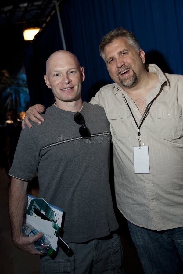 Lost Auction Fan with Daniel Roebuck Editorial Image - Image of snap ...