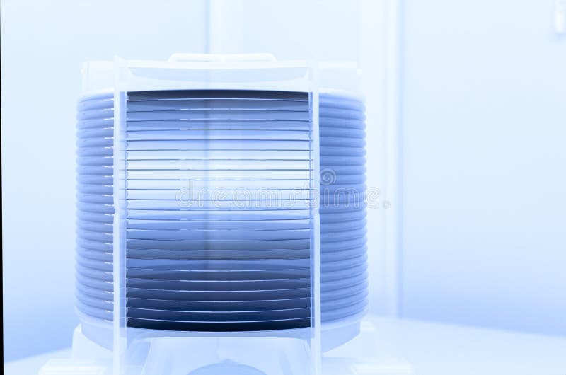 A Microchip Silicon Wafer Cleaning Process that Rotates at High Speed ...