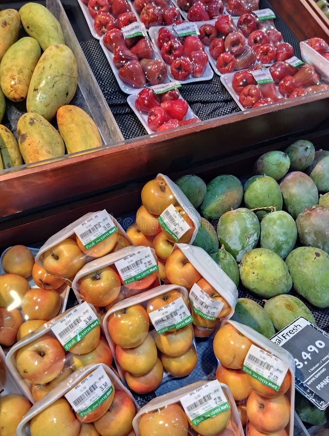 Lots of Fruit in Supermarkets Editorial Image - Image of food, orange ...