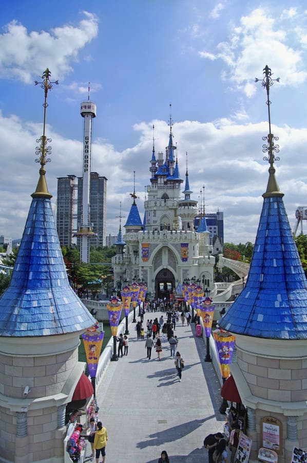 Lotte World Theme Park (Seoul, Korea) Editorial Photography - Image of ...