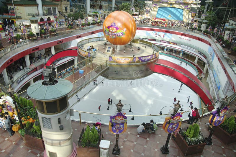 Lotte World editorial photo. Image of lock, entertainment - 27397456