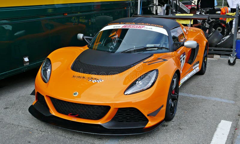 Lotus imagen de archivo editorial. Imagen de modelo, rojo - 54789314