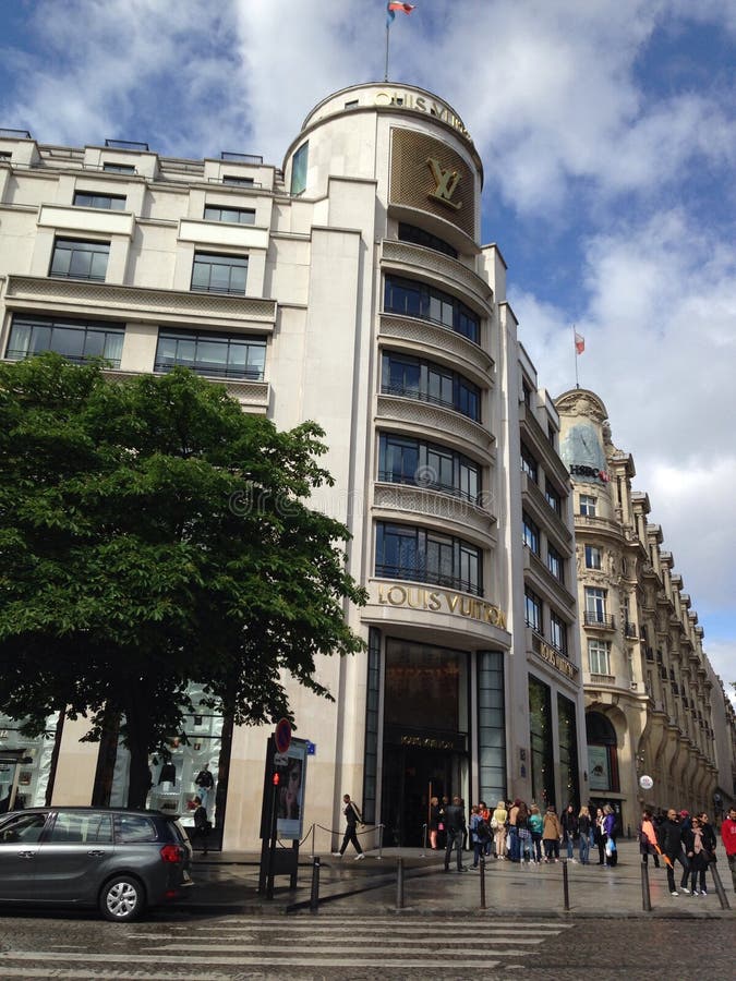 Louis Vuitton editorial photography. Image of storefront - 43742967