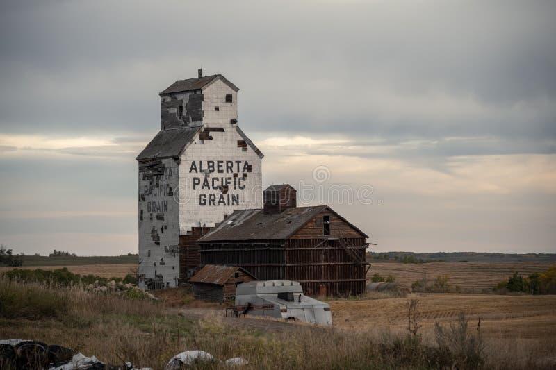 Alberta Pacific Grain Elevator Editorial Stock Image - Image of alberta ...