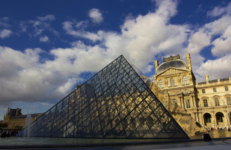 Louvre editorial stock image. Image of paris, exhibition - 18835679