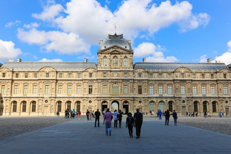 Louvre editorial photography. Image of famous, history - 45395847