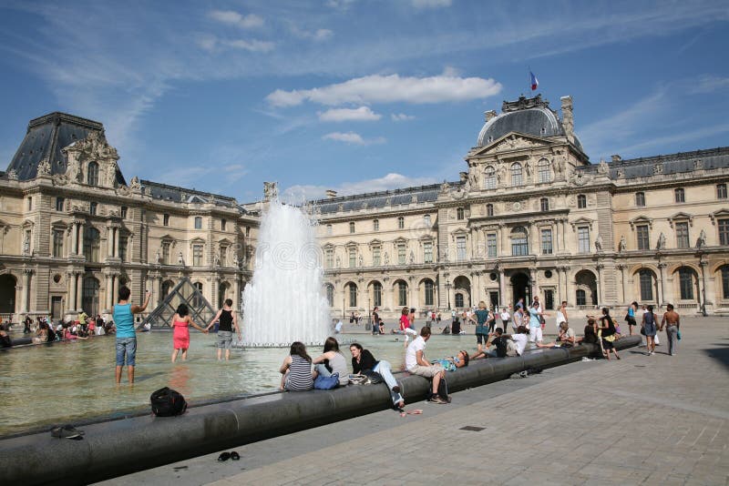 Louvre Courtyard editorial stock photo. Image of baroque - 20091013