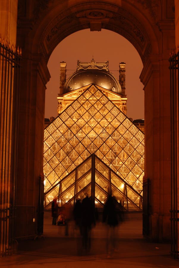 Louvre Entrance tunnel editorial photography. Image of symmetrical ...
