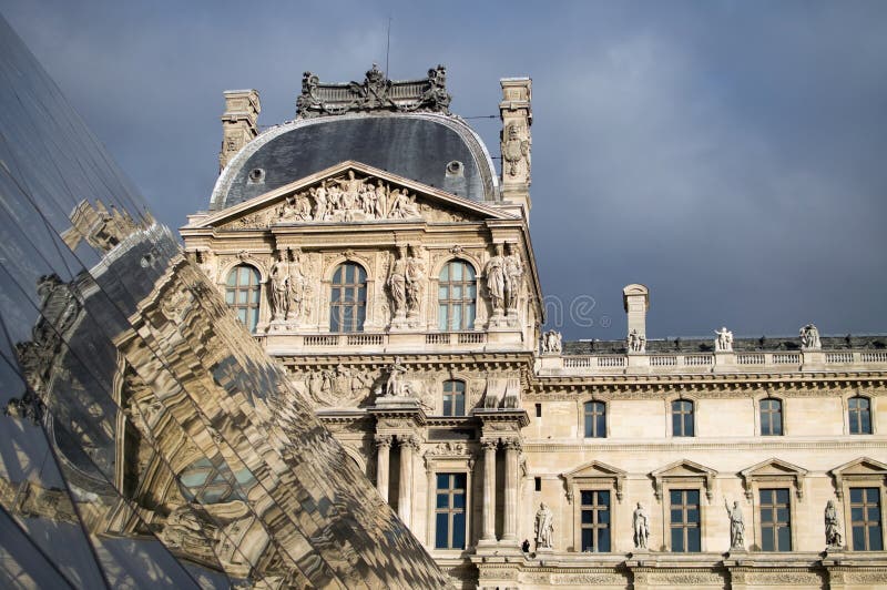 Louvre Museum editorial stock photo. Image of tourist - 22738553