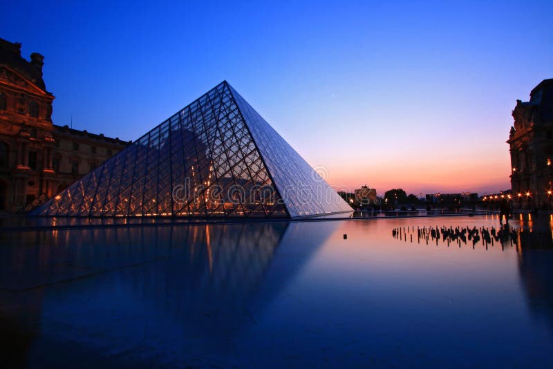 Louvre pyramid editorial photography. Image of evening - 16065852