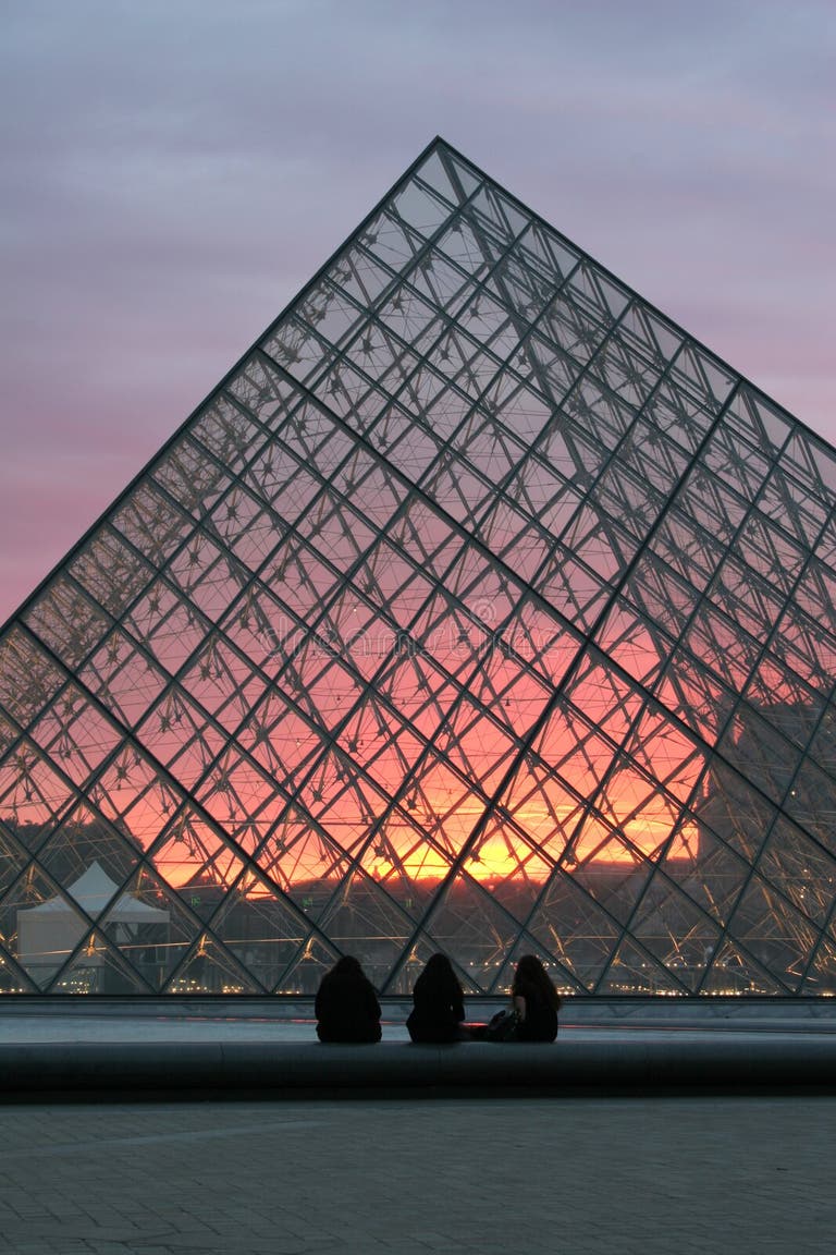 1,253 Louvre Museum Pyramid Sunset Stock Photos - Free & Royalty-Free ...