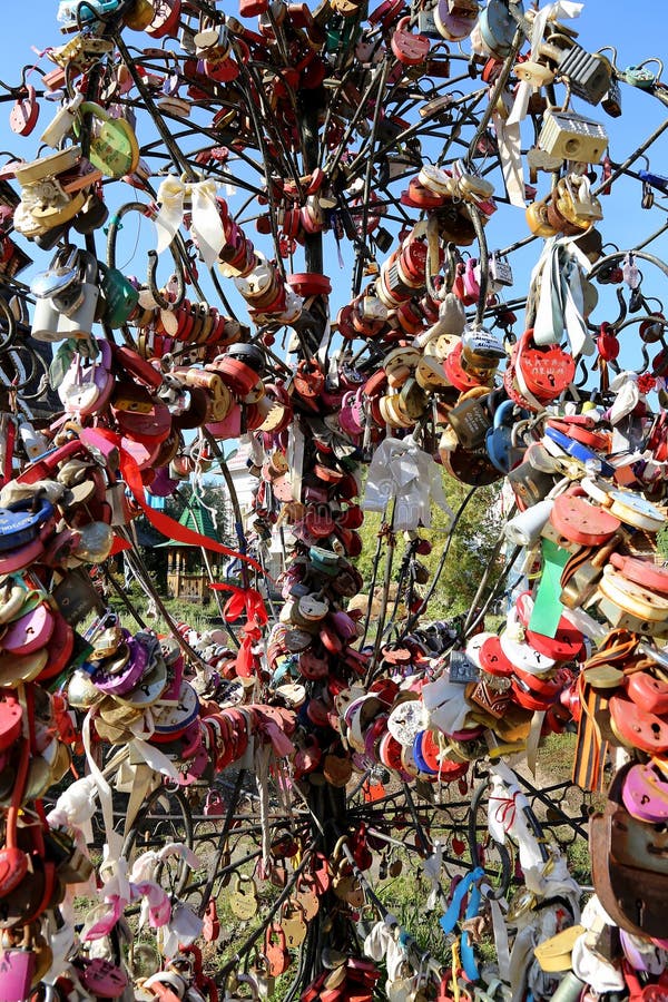 Love Locks Tree in Izmailovo Kremlin - Moscow Russian Stock Photo ...