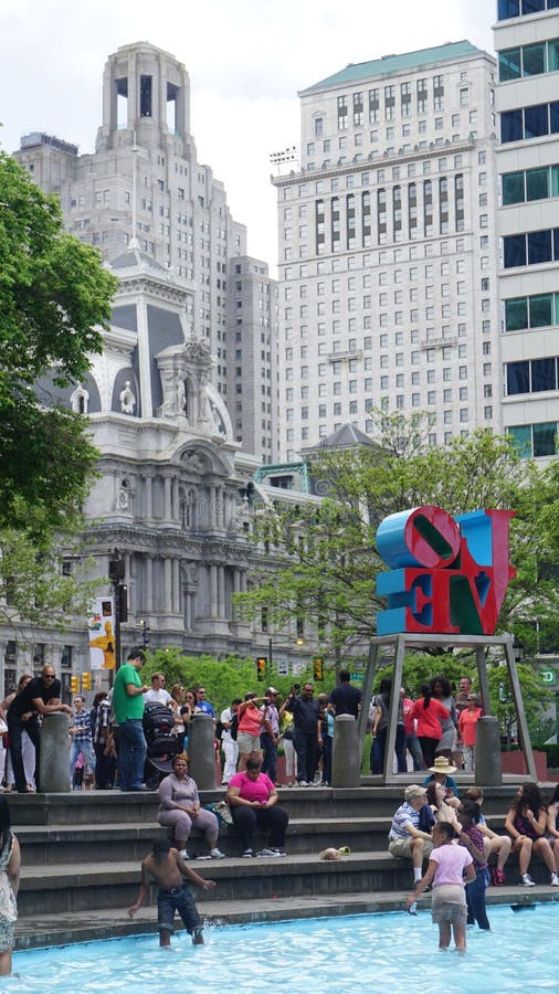LOVE Sculpture in Philadelphia Editorial Image - Image of abstract ...