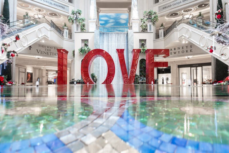 The LOVE Installation At The Venetian Hotel In Las Vegas Editorial ...