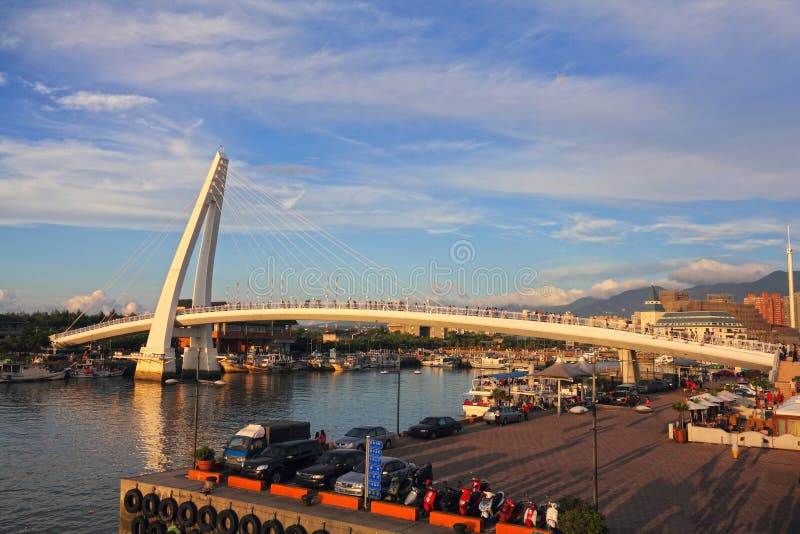 Lover S Bridge, in Taipei, Taiwan Editorial Image - Image of river ...