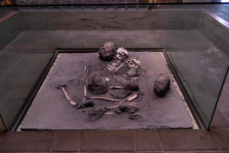 The lovers of Sumpa editorial image. Image of southern - 222472590