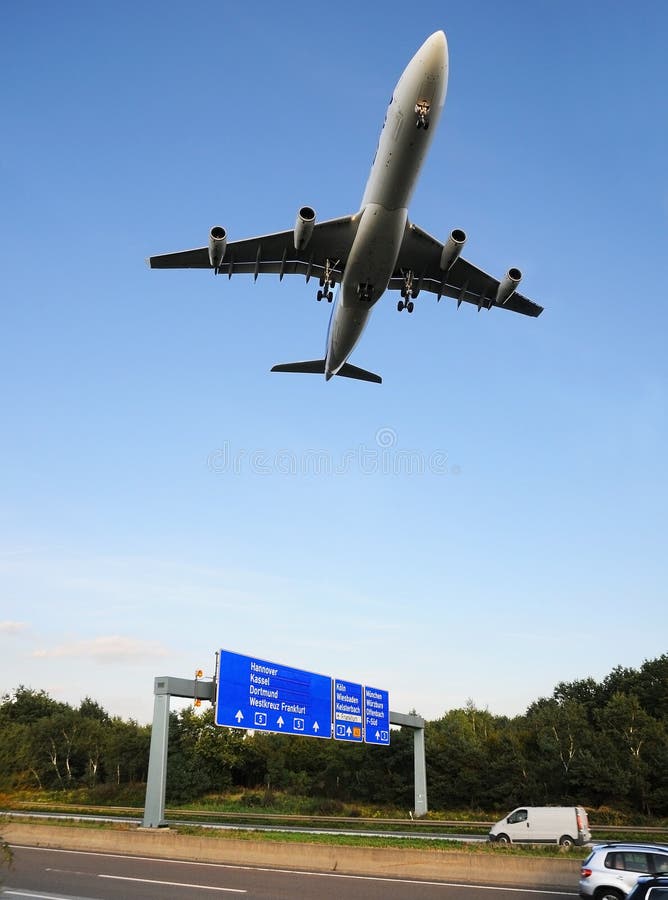 Low-altitude flight stock image. Image of altitude, aircraft - 16157293